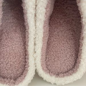 Shoes | Nwt Christmas Gingerbread Man Fuzzy Slipperswarm Cozy Soft ...